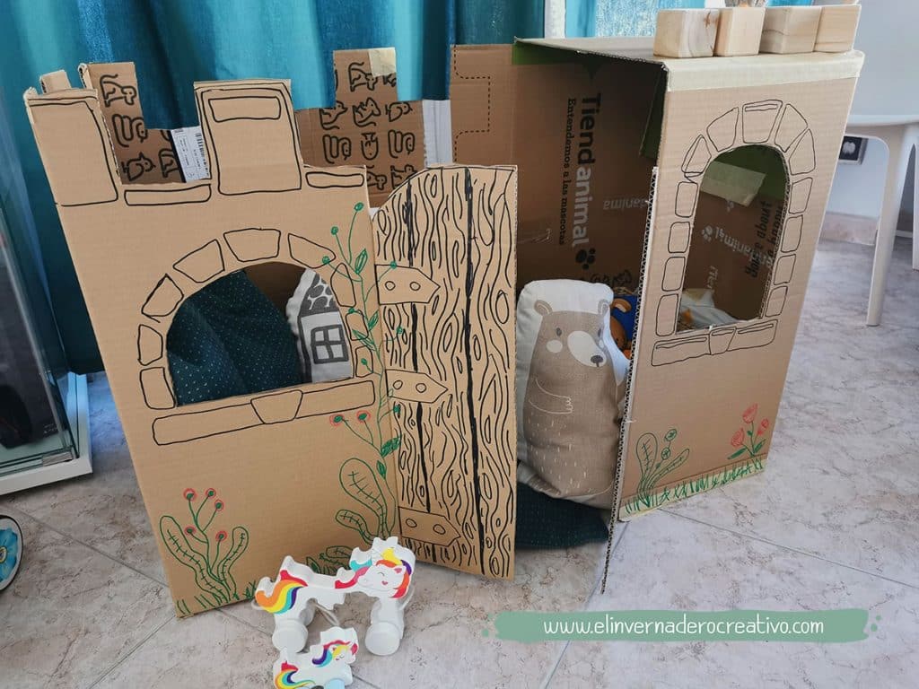 Castillo con cajas de cartón - El invernadero creativo