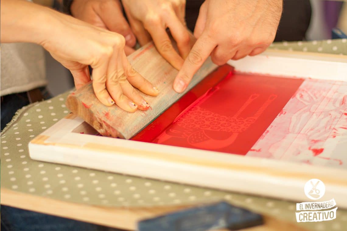 ¿Qué es la serigrafía y en qué consiste?